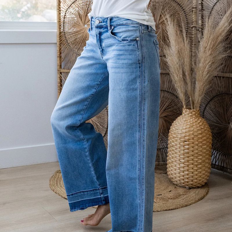 Seamlessly Transition Your Jeans From Day to Night